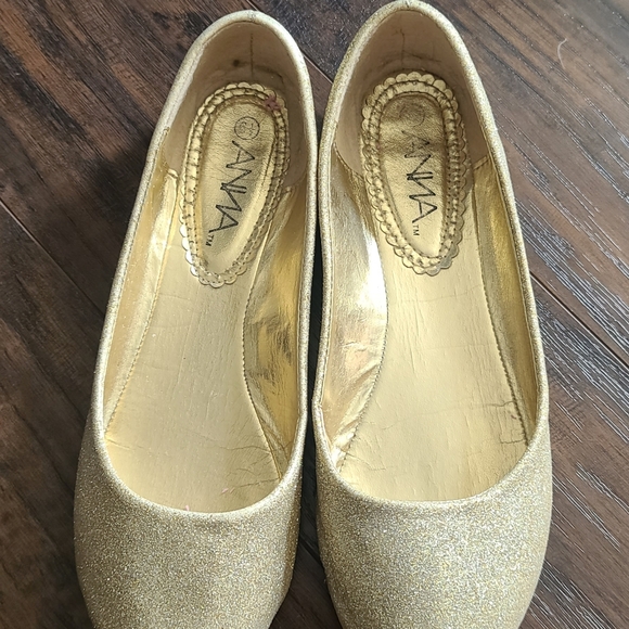 Anna | Shoes | Gold Flats | Poshmark